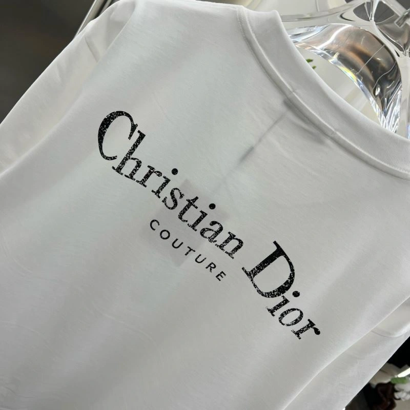 Accurate model Christian Dior T-Shirts