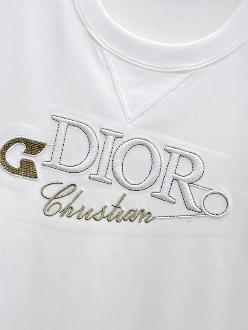 Accurate model Christian Dior T-Shirts
