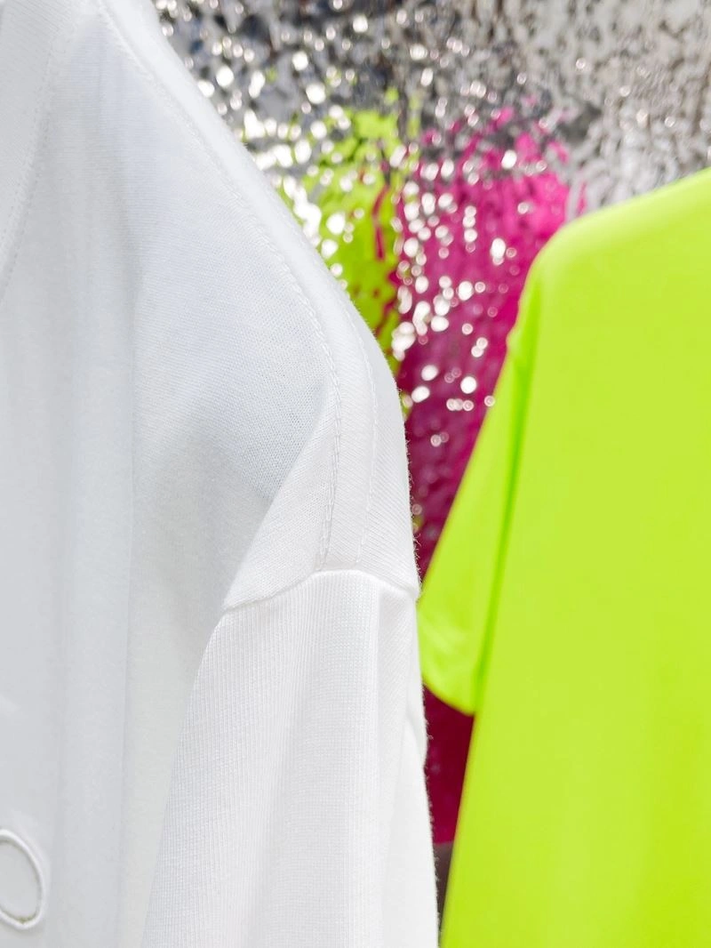 Accurate model Christian Dior T-Shirts