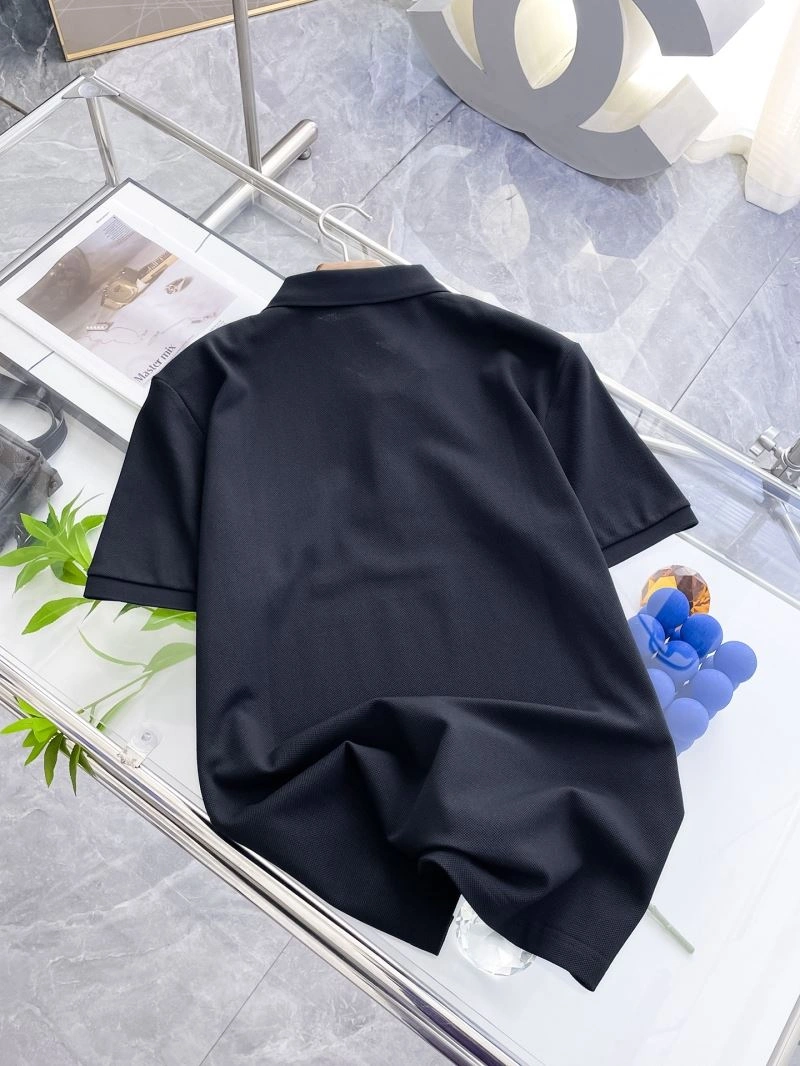 Accurate model Christian Dior T-Shirts