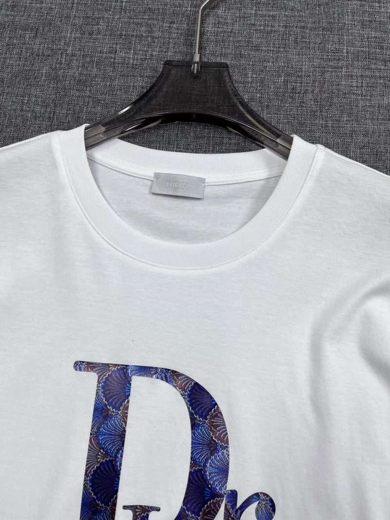 Accurate model Christian Dior T-Shirts
