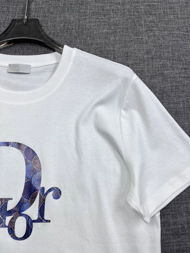Accurate model Christian Dior T-Shirts
