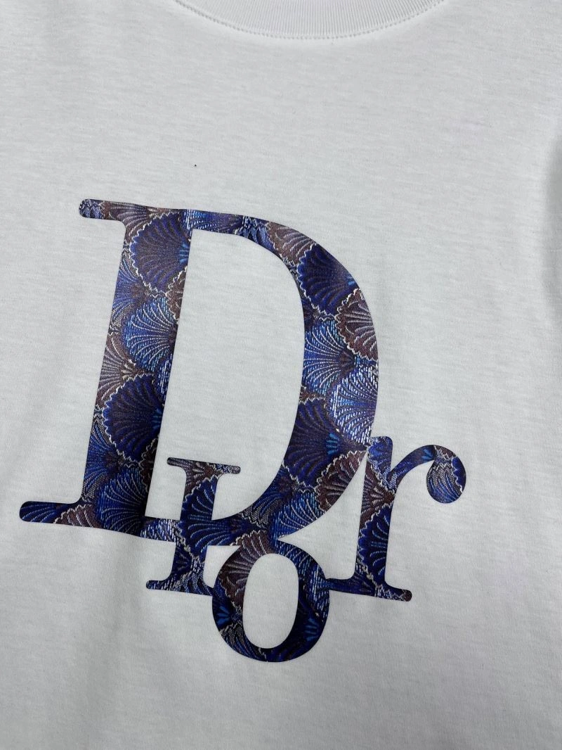 Accurate model Christian Dior T-Shirts