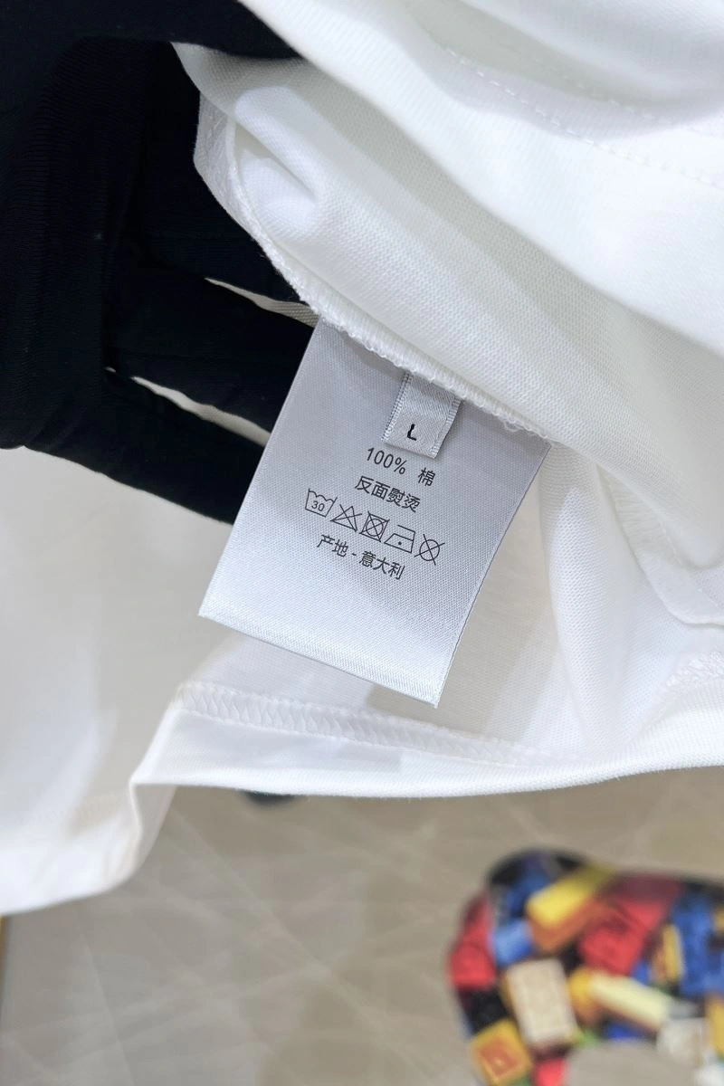 Accurate model Christian Dior T-Shirts