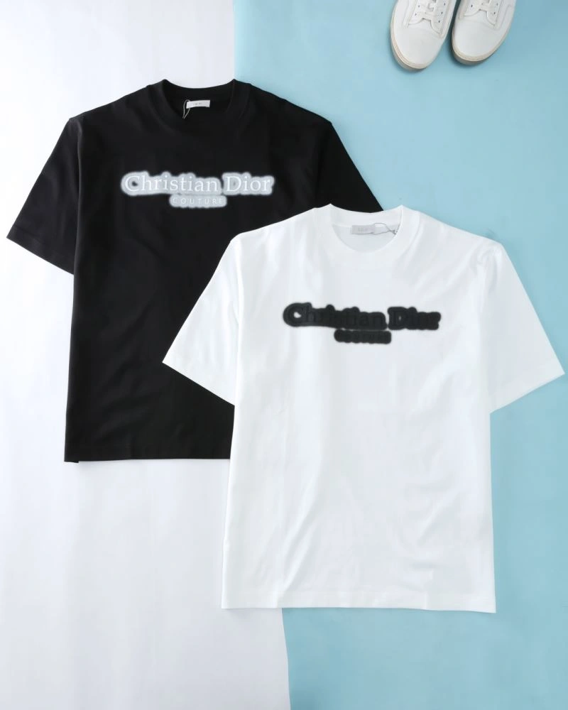 Accurate model Christian Dior T-Shirts