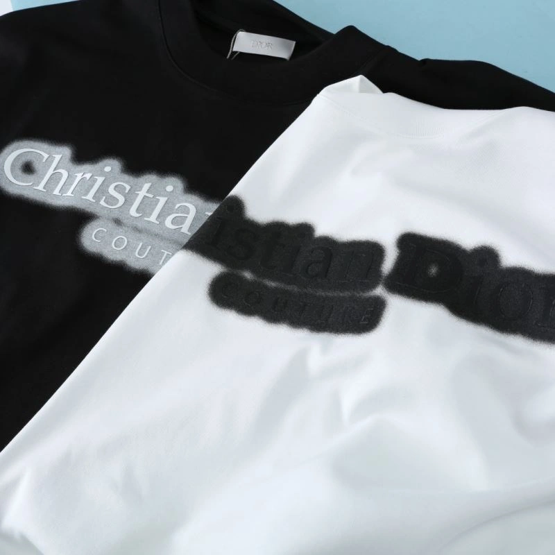 Accurate model Christian Dior T-Shirts