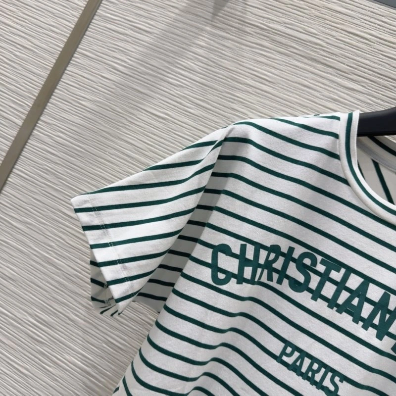 Accurate model Christian Dior T-Shirts