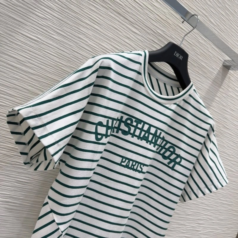 Accurate model Christian Dior T-Shirts