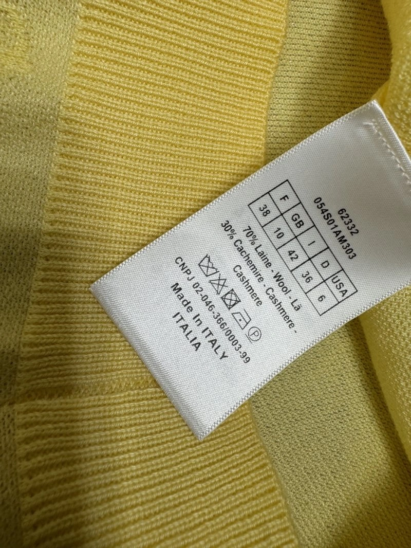 Accurate model Christian Dior T-Shirts