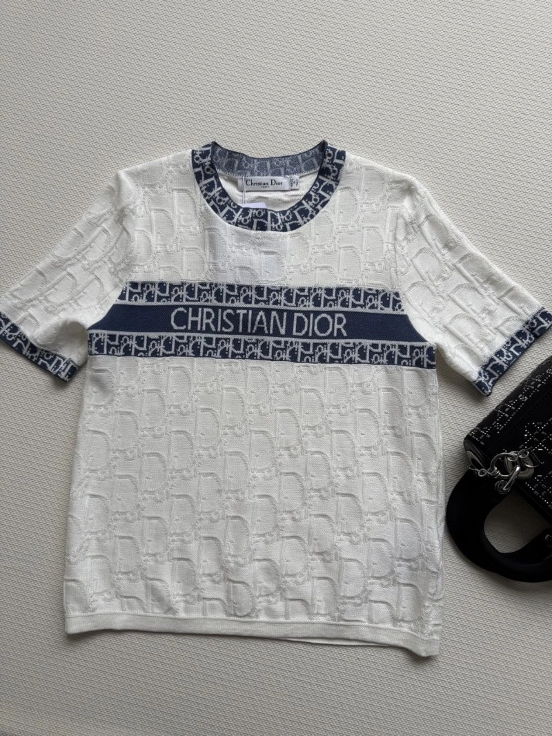 Accurate model Christian Dior T-Shirts