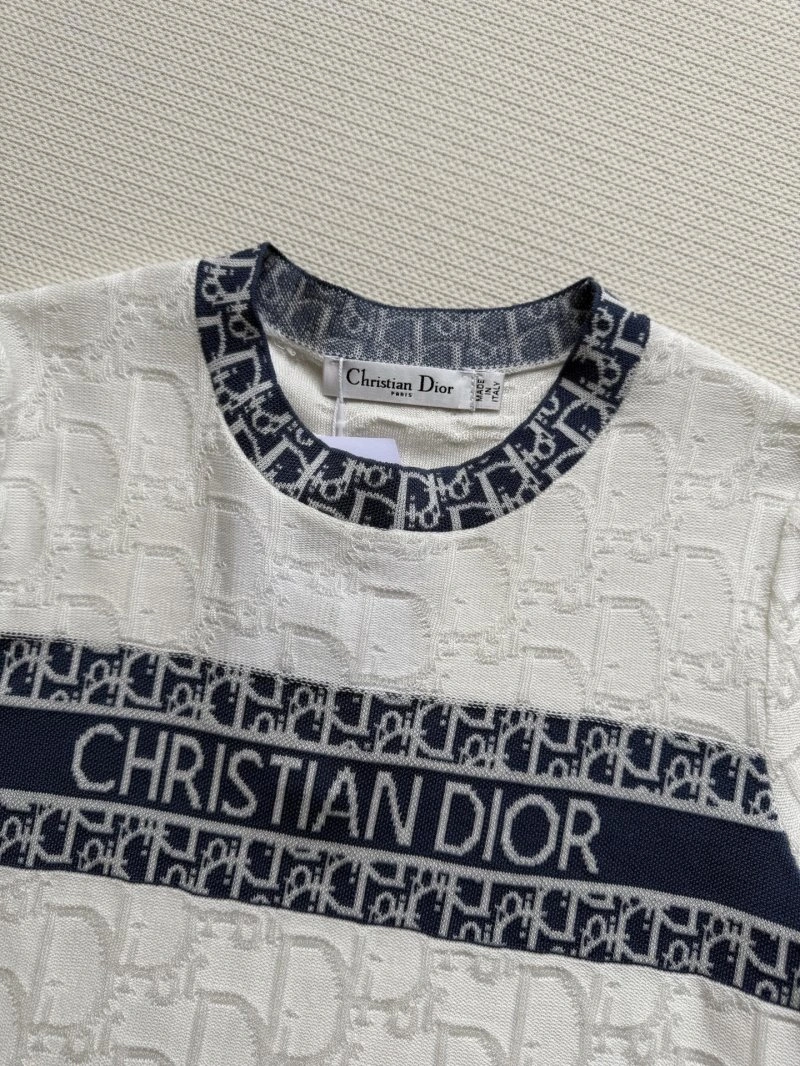 Accurate model Christian Dior T-Shirts
