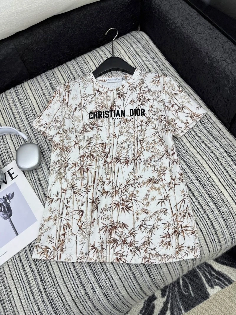 Low-cost Christian Dior T-Shirts