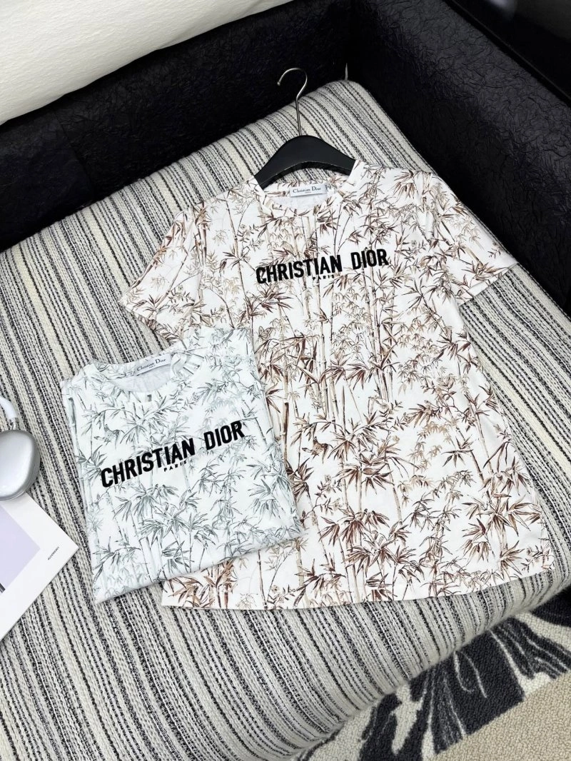 Low-cost Christian Dior T-Shirts