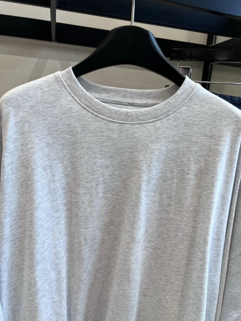 Accurate model Christian Dior T-Shirts