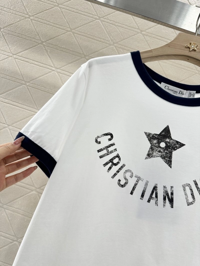 Accurate model Christian Dior T-Shirts
