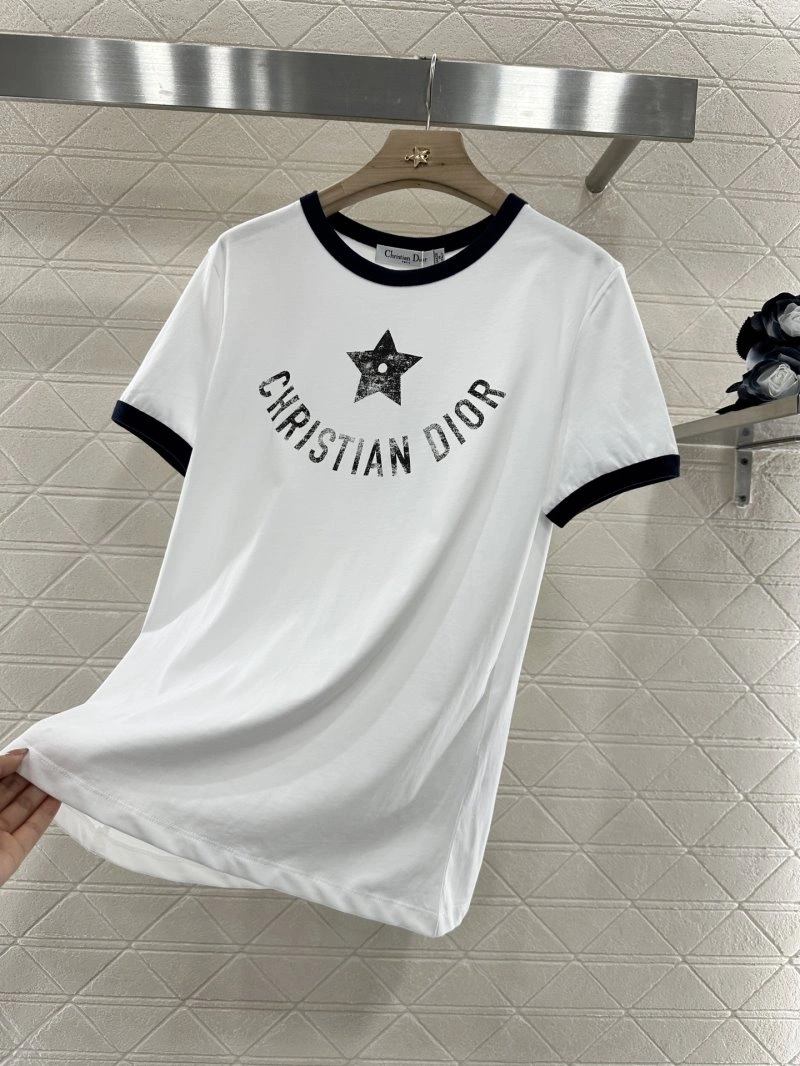 Accurate model Christian Dior T-Shirts