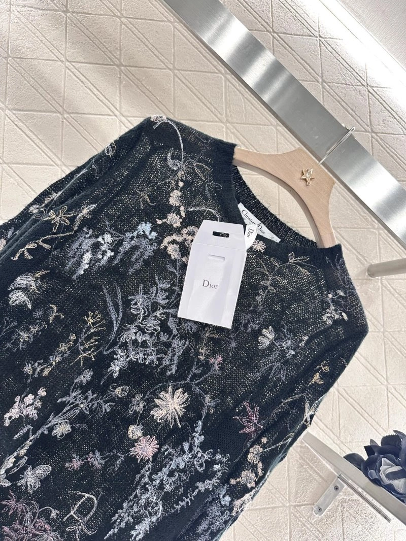Low-cost Christian Dior T-Shirts