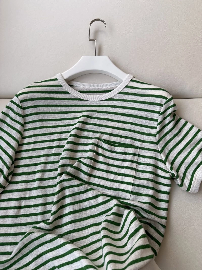 Accurate model Christian Dior T-Shirts