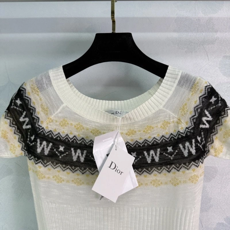 Accurate model Christian Dior T-Shirts
