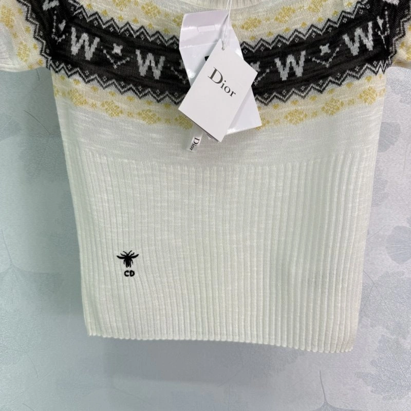 Accurate model Christian Dior T-Shirts