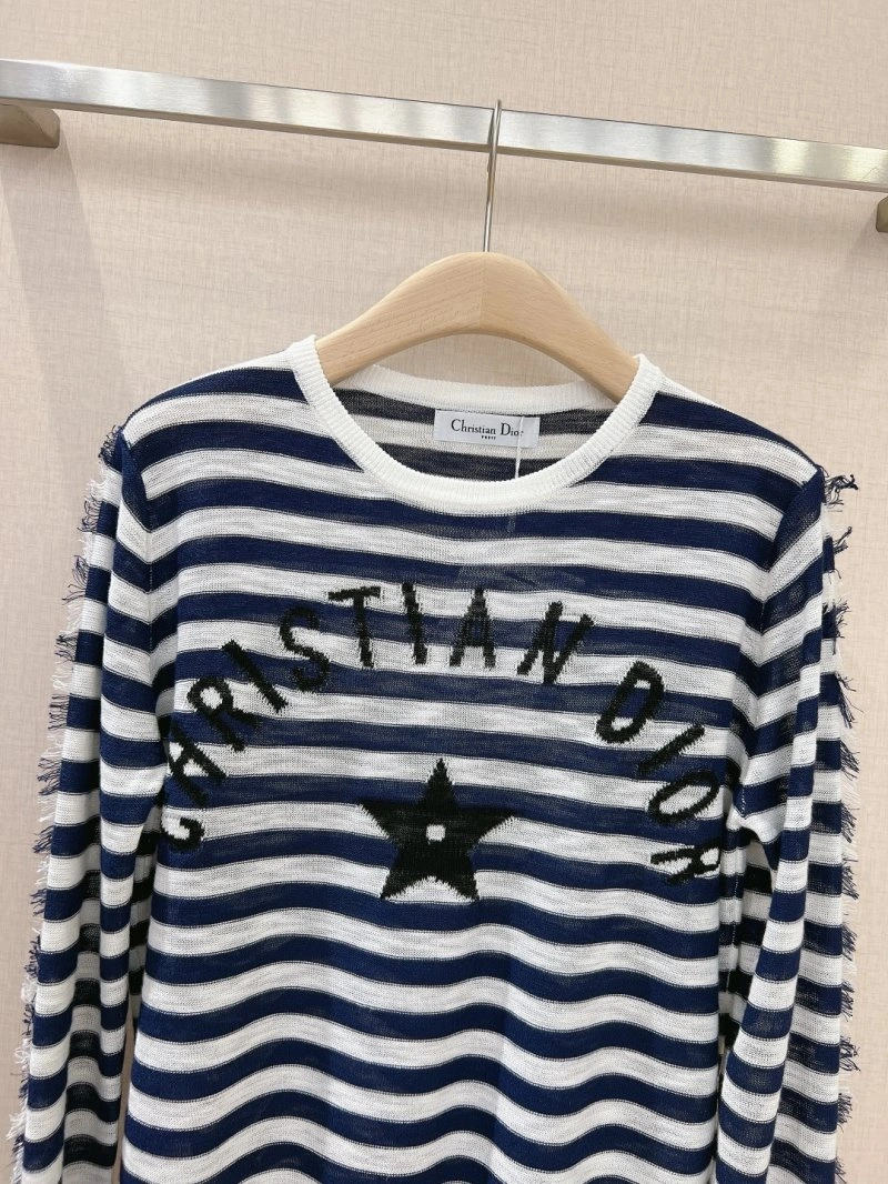 Accurate model Christian Dior T-Shirts