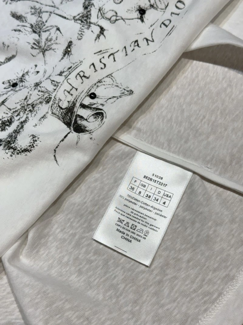 Accurate model Christian Dior T-Shirts