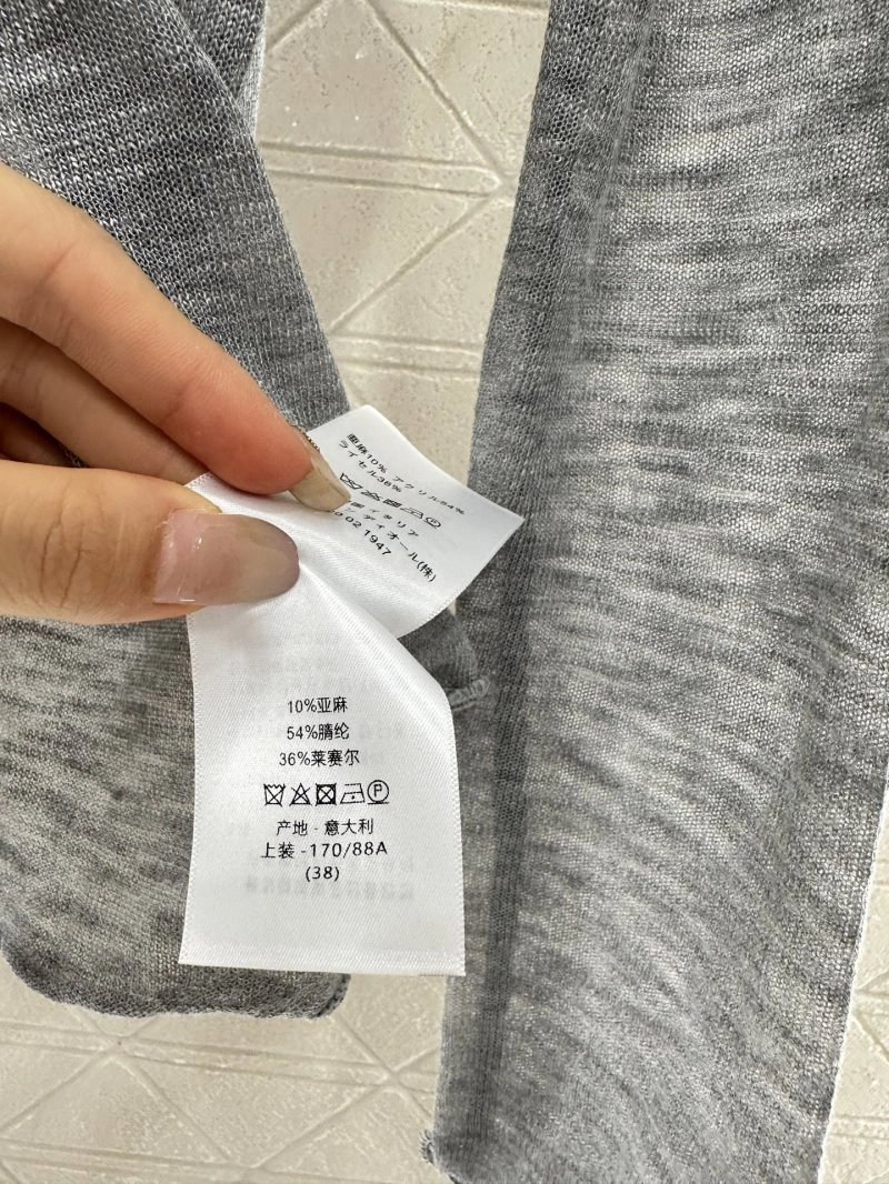Accurate model Christian Dior T-Shirts