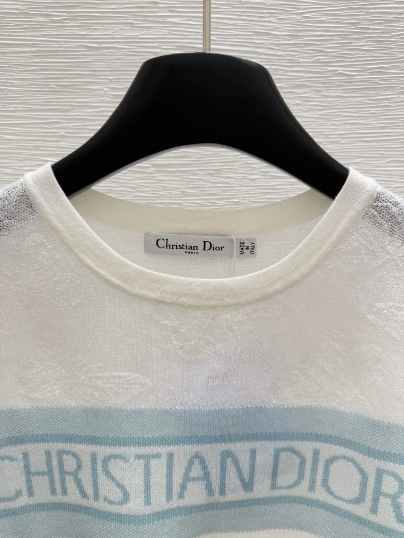 Accurate model Christian Dior T-Shirts
