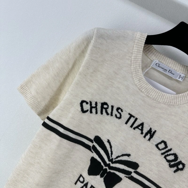 Accurate model Christian Dior T-Shirts