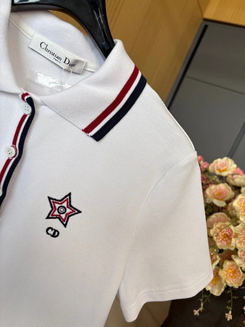 Accurate model Christian Dior T-Shirts
