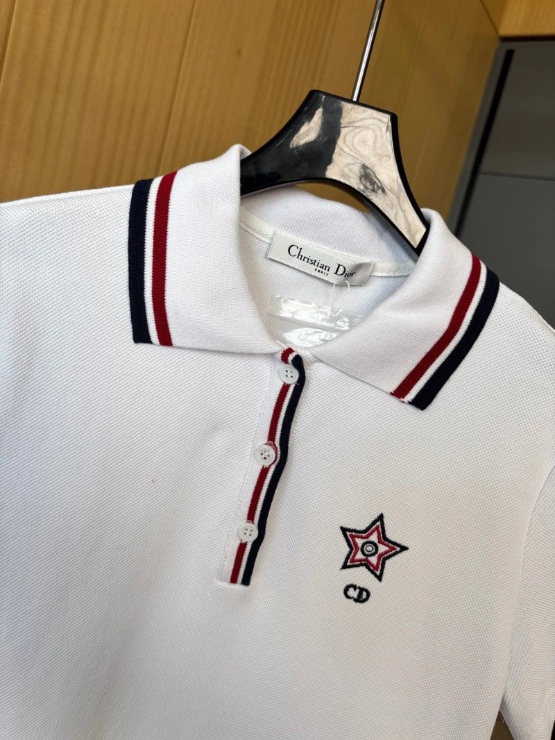 Accurate model Christian Dior T-Shirts