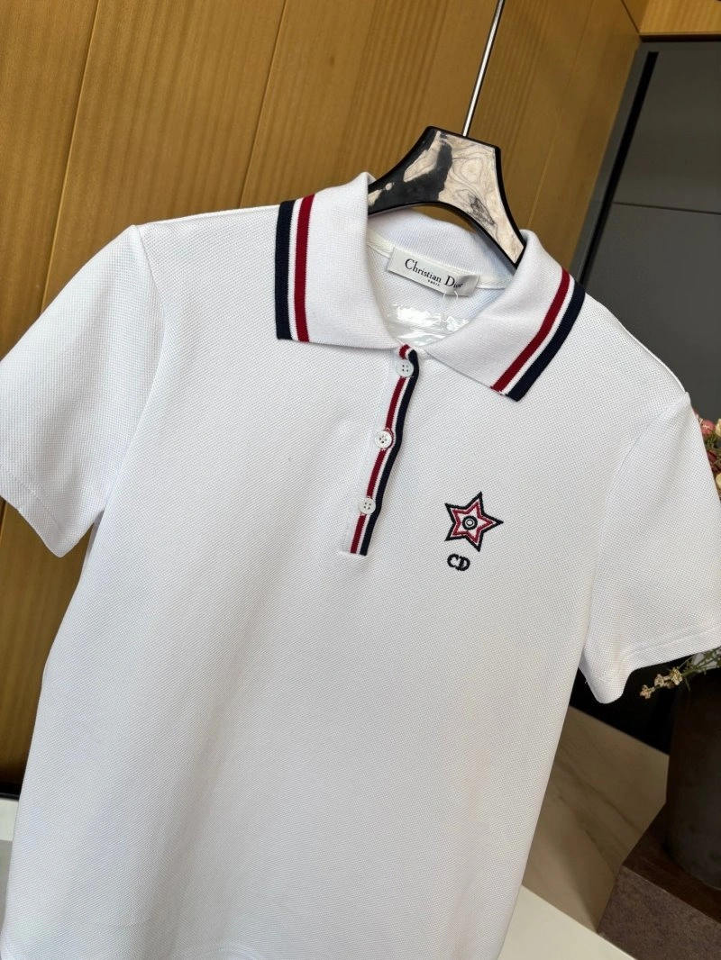 Accurate model Christian Dior T-Shirts