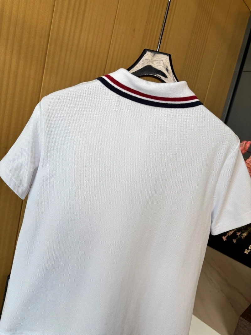 Accurate model Christian Dior T-Shirts