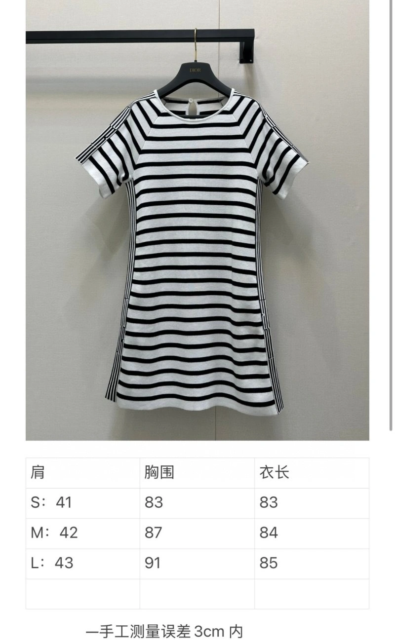 Accurate model Christian Dior T-Shirts