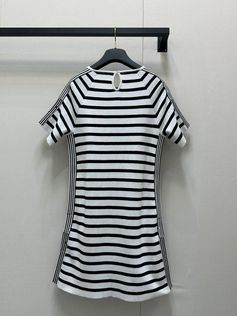 Accurate model Christian Dior T-Shirts