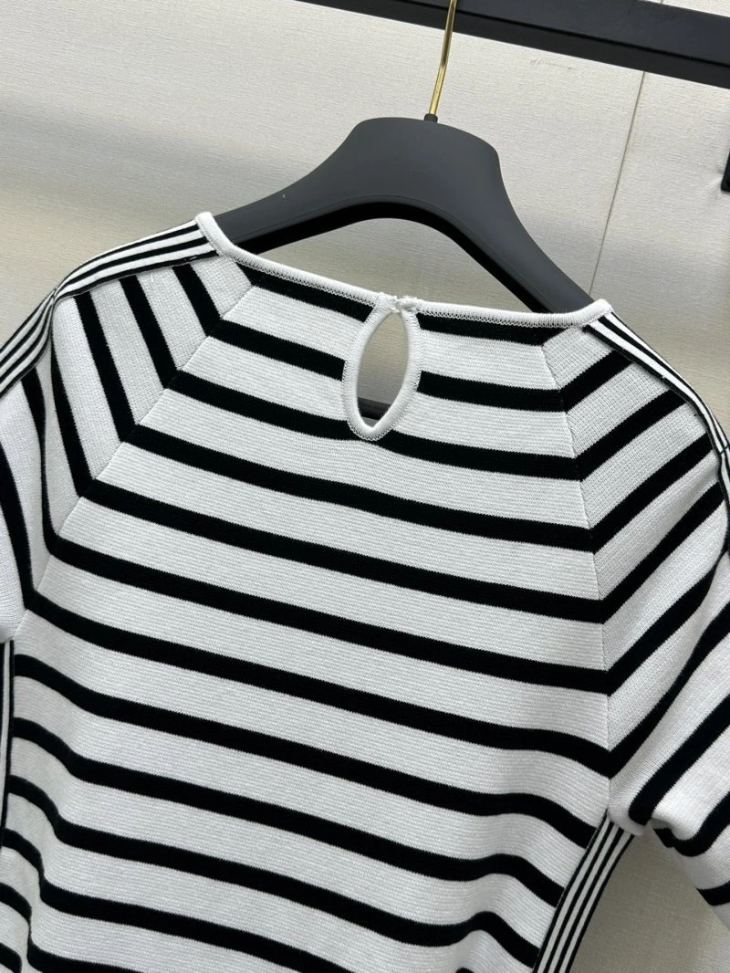 Accurate model Christian Dior T-Shirts