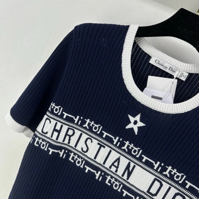 Accurate model Christian Dior T-Shirts