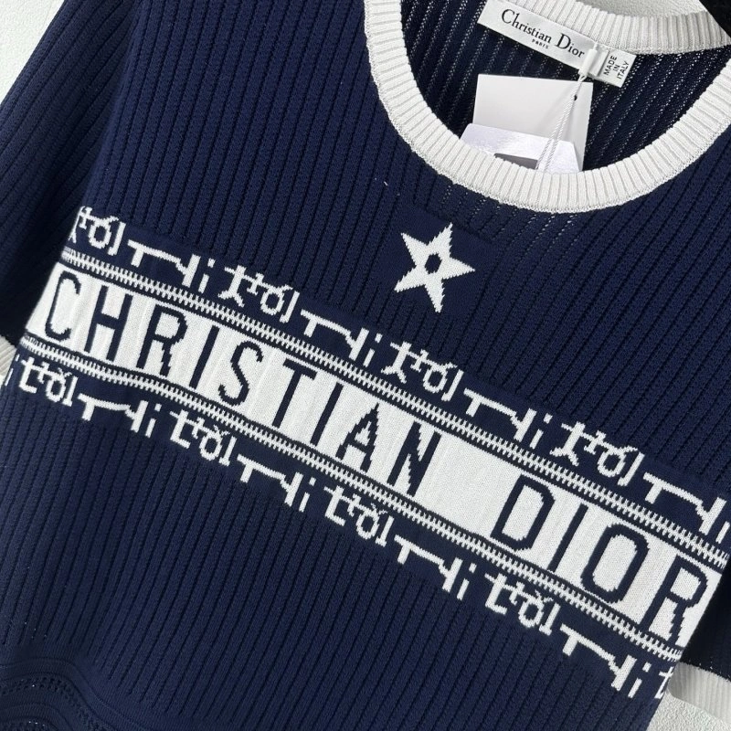 Accurate model Christian Dior T-Shirts
