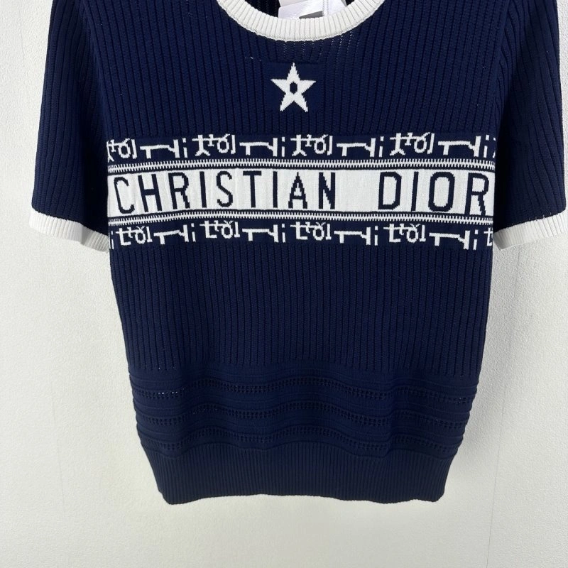 Accurate model Christian Dior T-Shirts