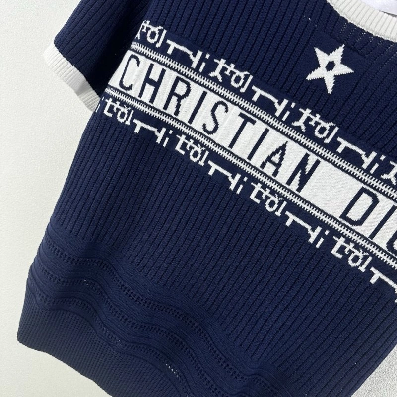 Accurate model Christian Dior T-Shirts