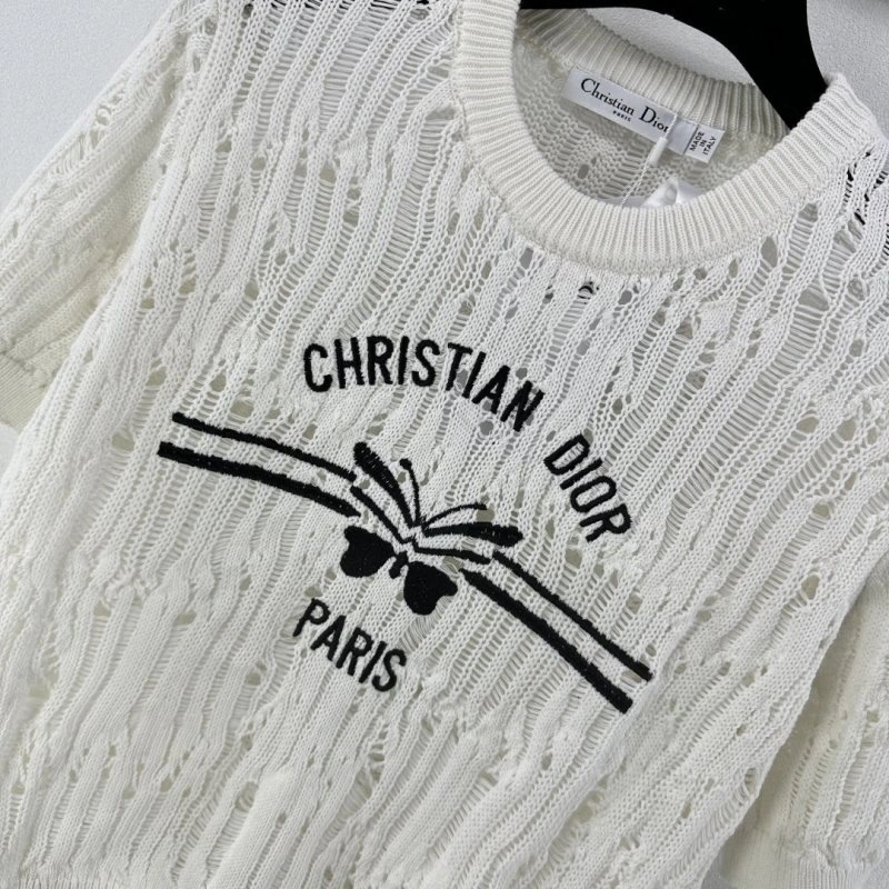 Accurate model Christian Dior T-Shirts