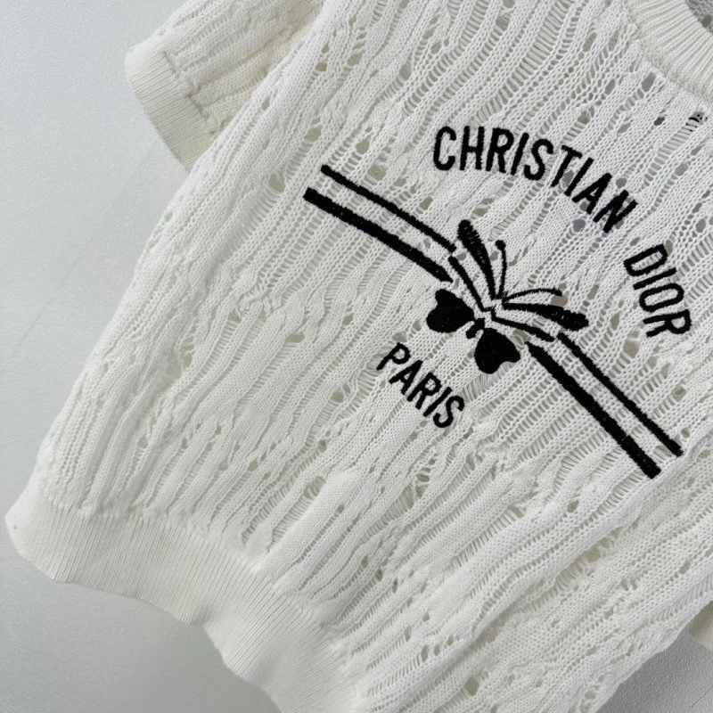 Accurate model Christian Dior T-Shirts