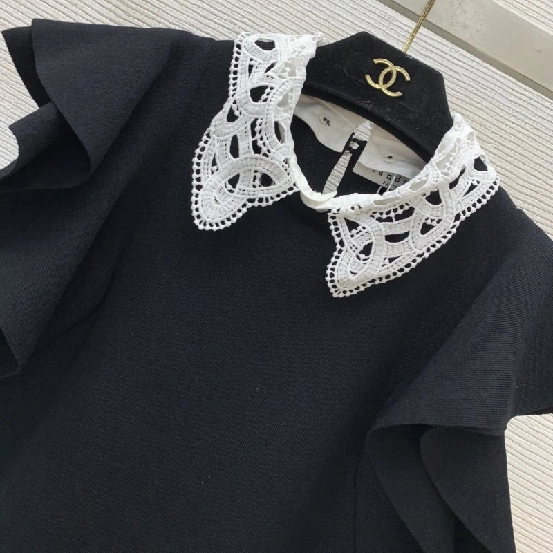 Accurate model Christian Dior T-Shirts