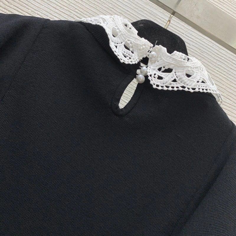 Accurate model Christian Dior T-Shirts