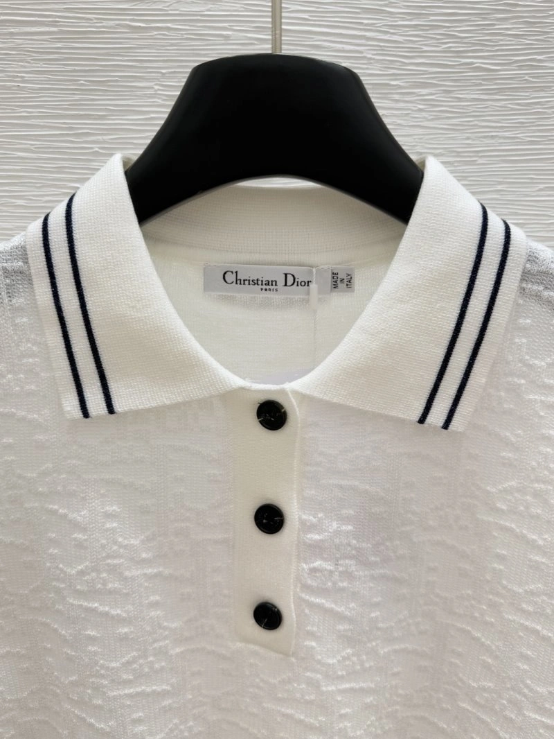Accurate model Christian Dior T-Shirts