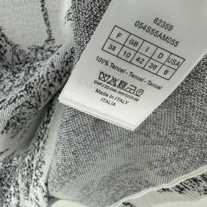 Accurate model Christian Dior T-Shirts