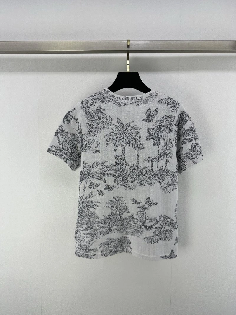 Accurate model Christian Dior T-Shirts