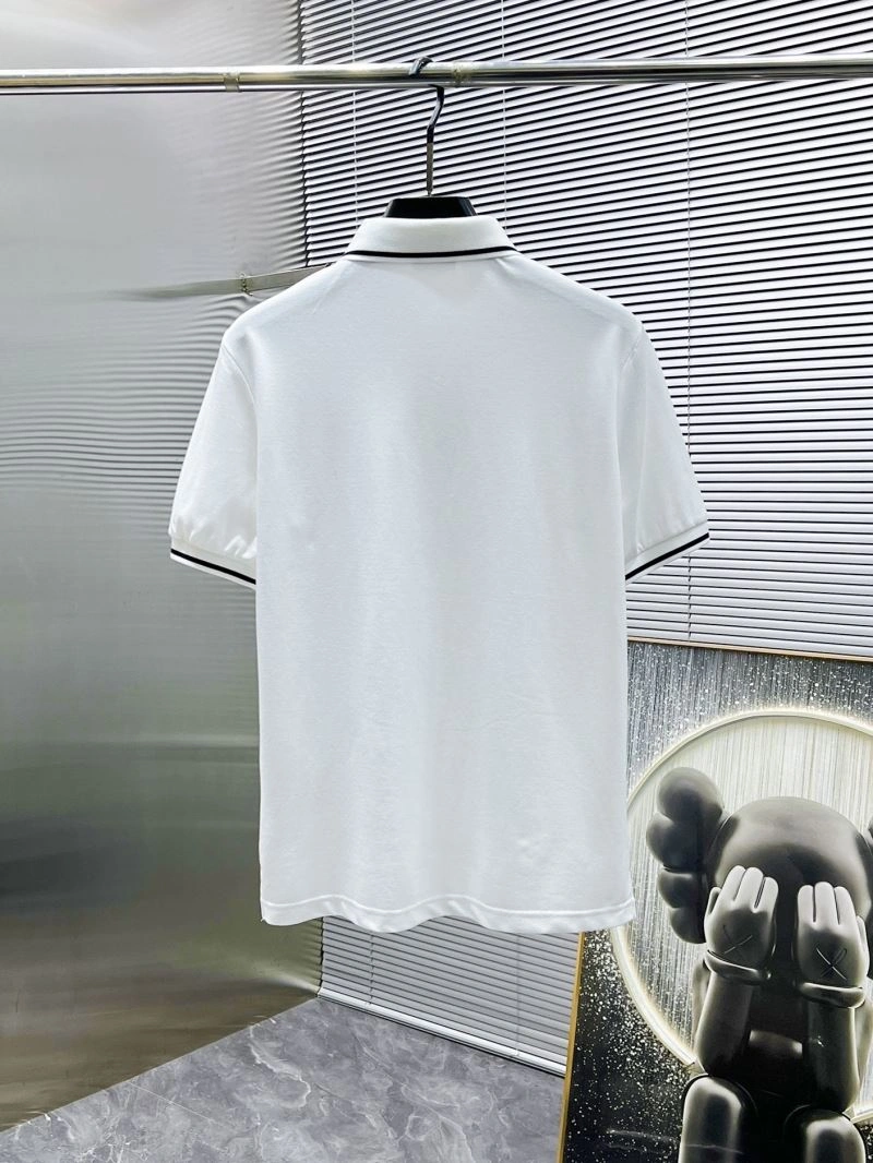 Accurate model Christian Dior T-Shirts