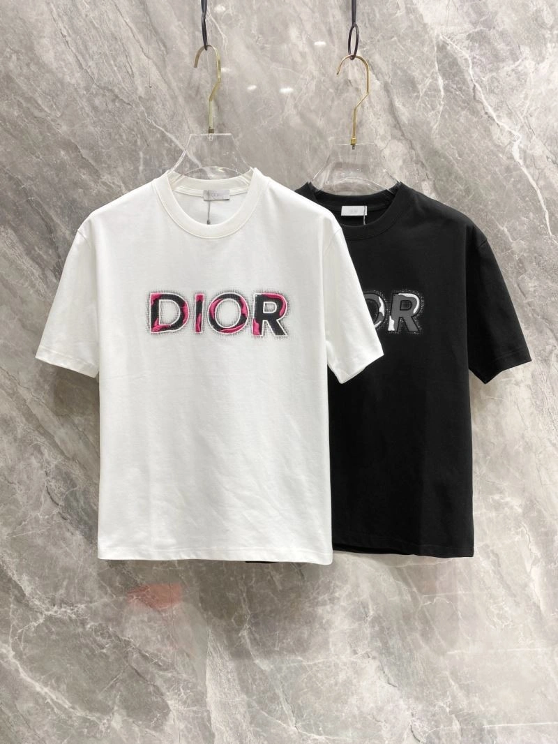 Accurate model Christian Dior T-Shirts