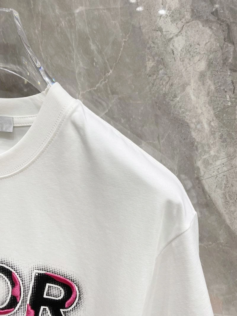 Accurate model Christian Dior T-Shirts